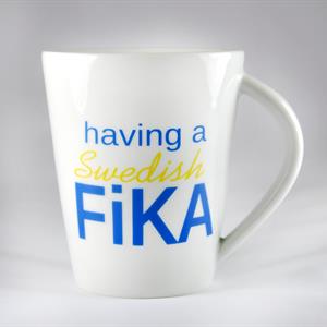 Disktrasa Swedish Fika vit blå gul text Mellow Design