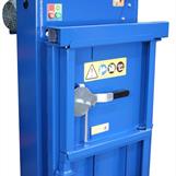 En liten smidig balpress till bra pris.