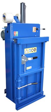 En liten smidig balpress till bra pris.